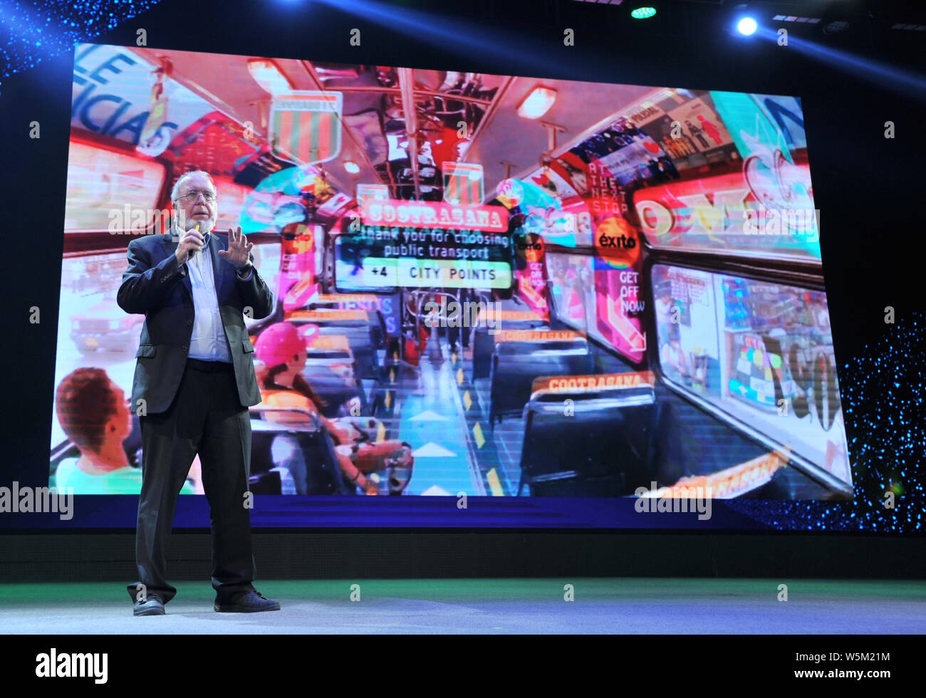 Kevin kelly editor hi-res stock photography and images - Alamy