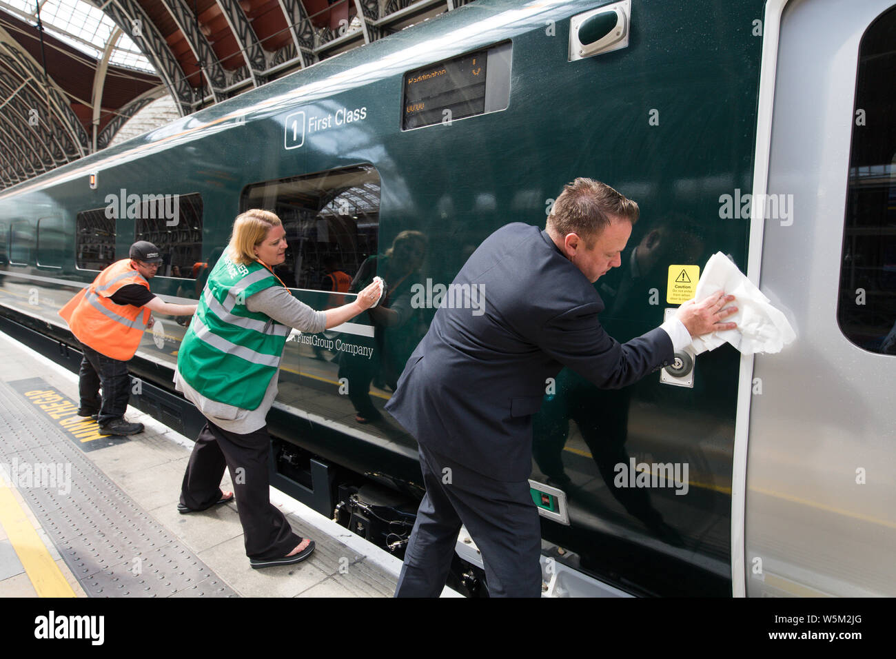 Gwr intercity express hi-res stock photography and images - Alamy