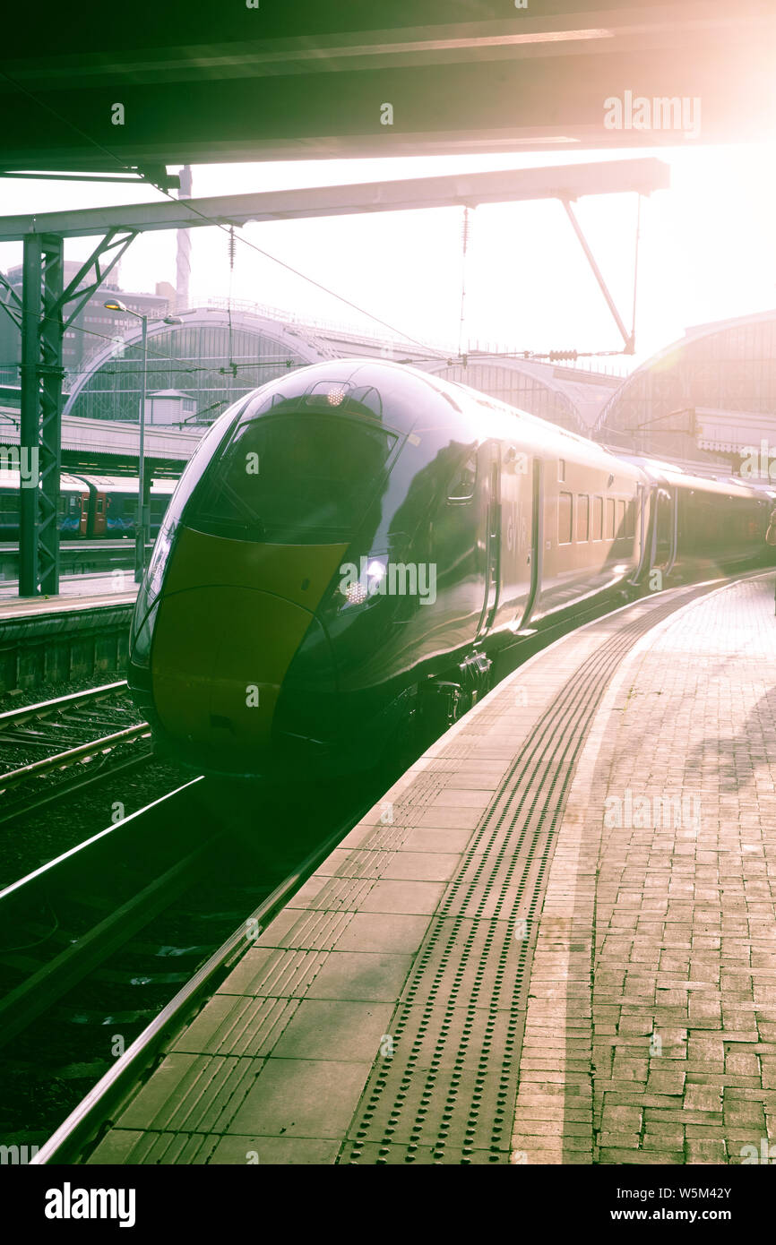 Green bullet train hi-res stock photography and images - Alamy