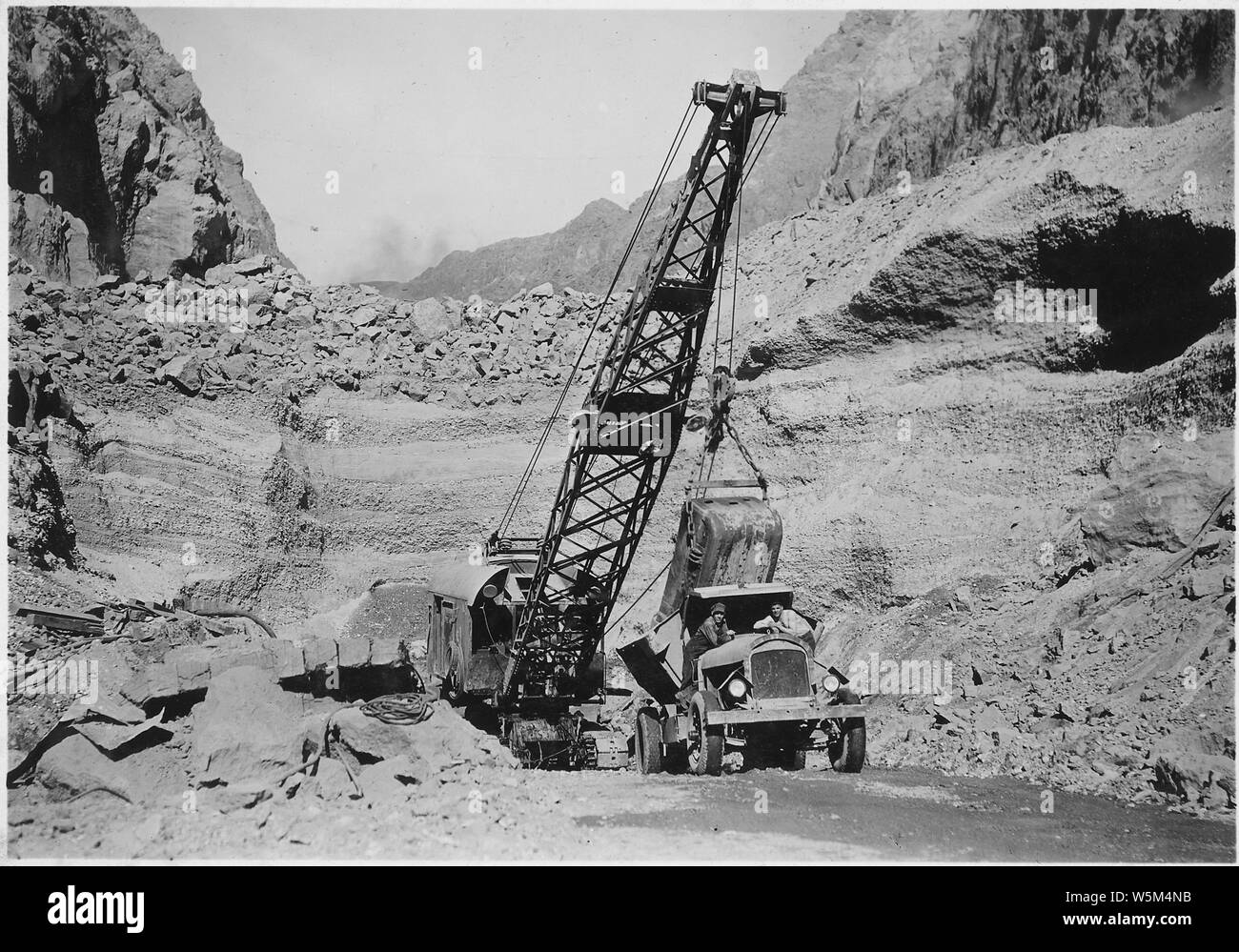 Dragline excavator hi-res stock photography and images - Alamy