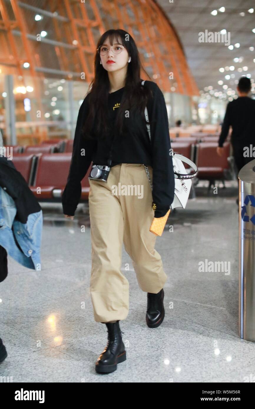 Chinese singer Cheng Xiao of South Korean-Chinese girl group Cosmic ...