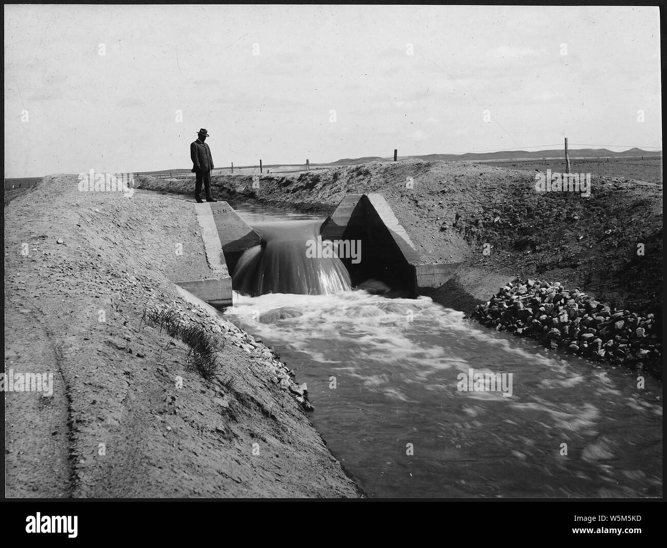 Drop 3 - Lateral 21-M Canal.; Scope and content: Photograph from Volume ...