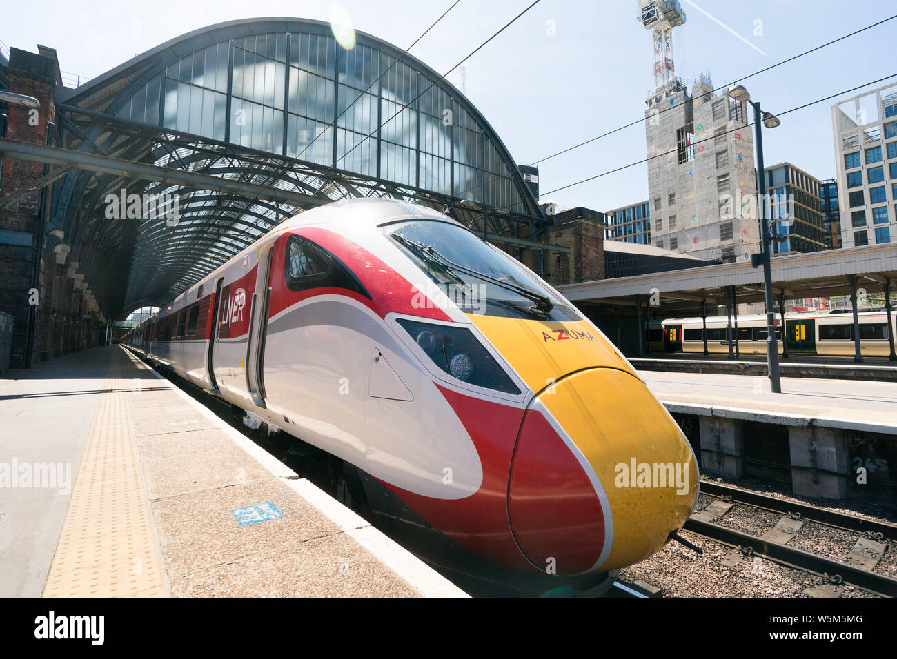 Hitachi azuma hi-res stock photography and images - Alamy