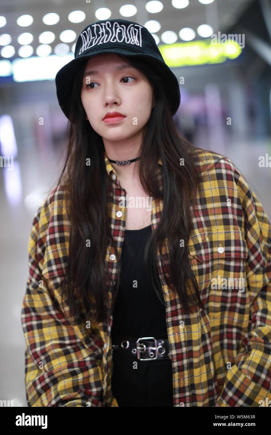 Chinese singer Cheng Xiao of South Korean-Chinese girl group Cosmic ...