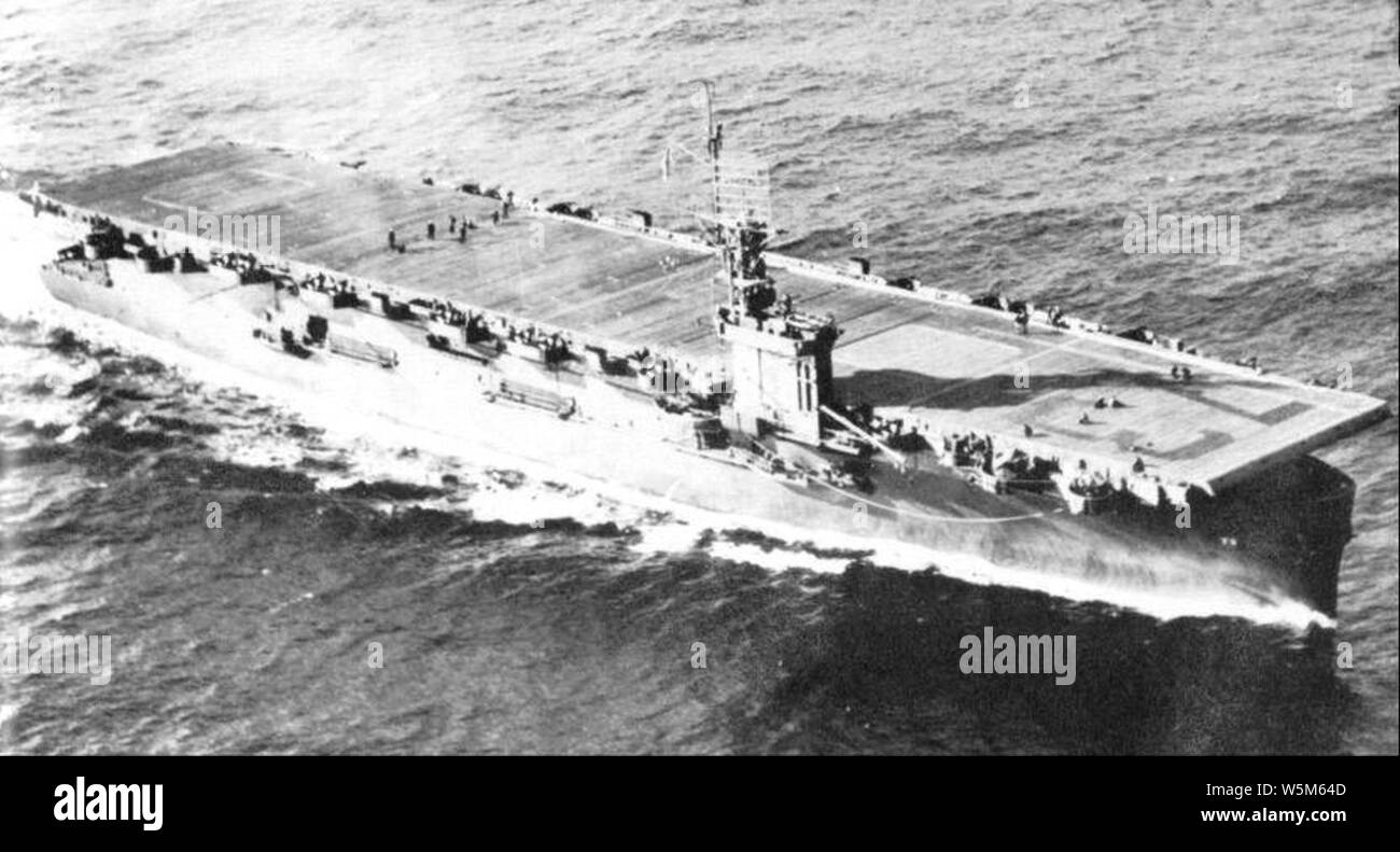 CVE 73 Gambier Bay underway Stock Photo - Alamy