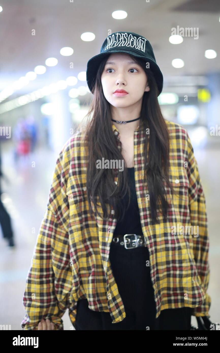 Chinese singer Cheng Xiao of South Korean-Chinese girl group Cosmic ...