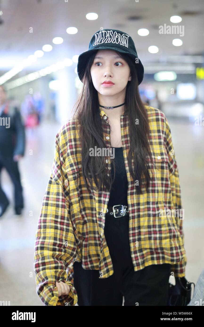 Chinese singer Cheng Xiao of South Korean-Chinese girl group Cosmic ...