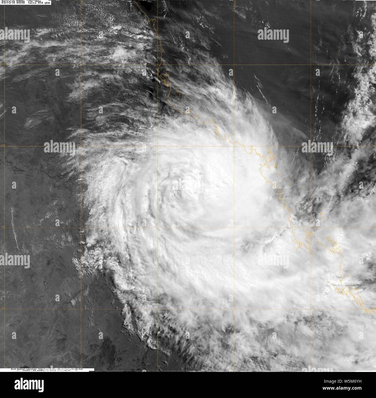 Cyclone Ului at landfall 2010 - 03 - 21 Stock Photo - Alamy