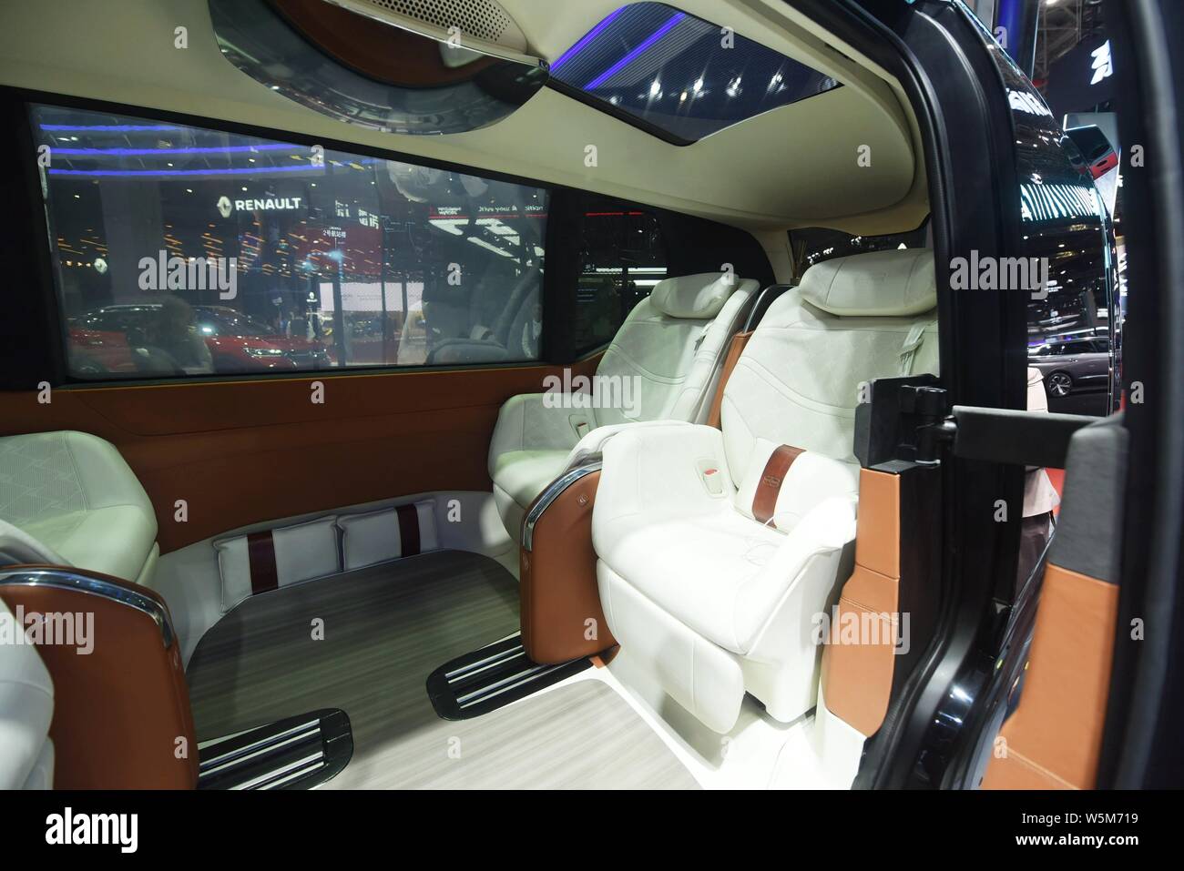 A Dongfeng sharing-Van concept car in collaboration with Huawei is ...