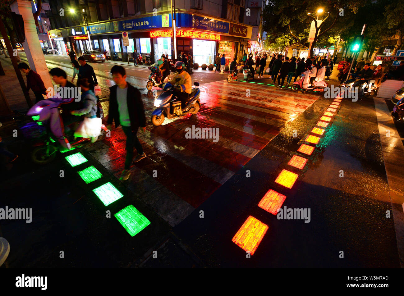 Lights on sensors hi-res stock photography and images - Alamy