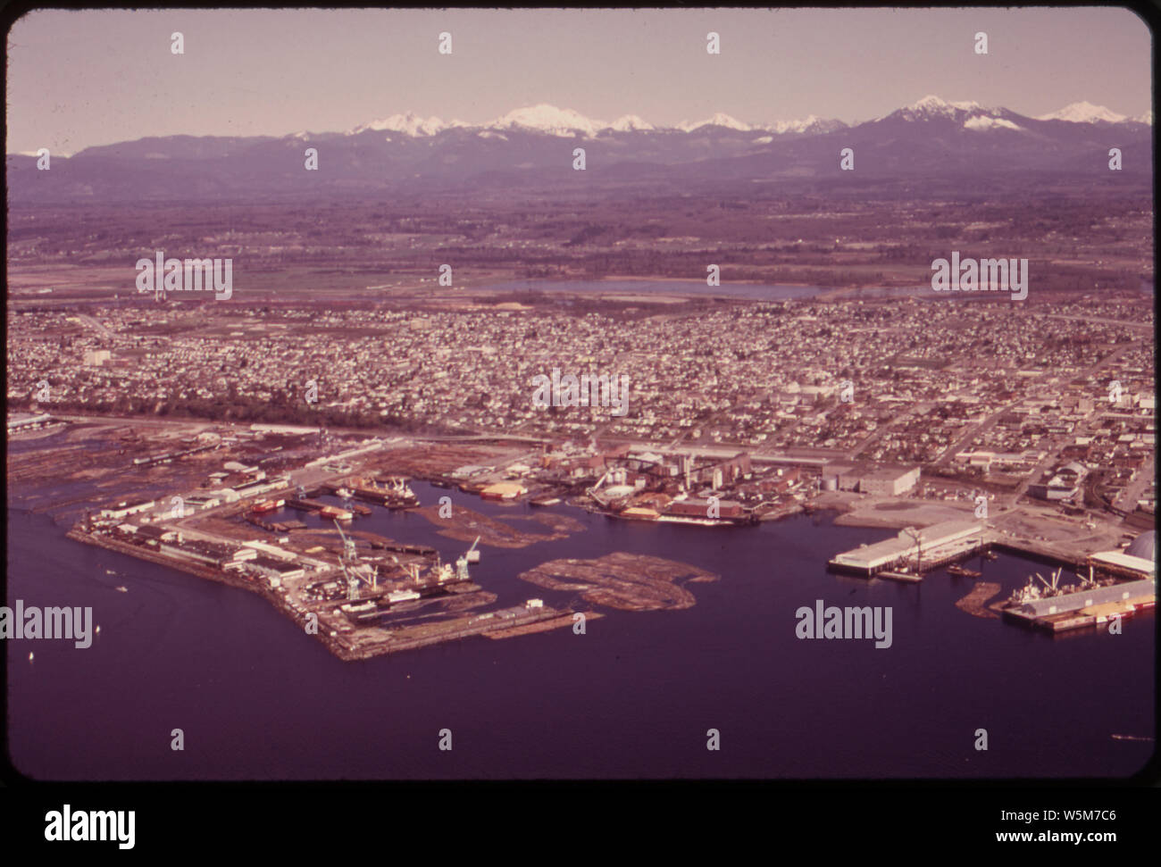 EVERETT AND ITS HARBOR ON PUGET SOUND Stock Photo - Alamy