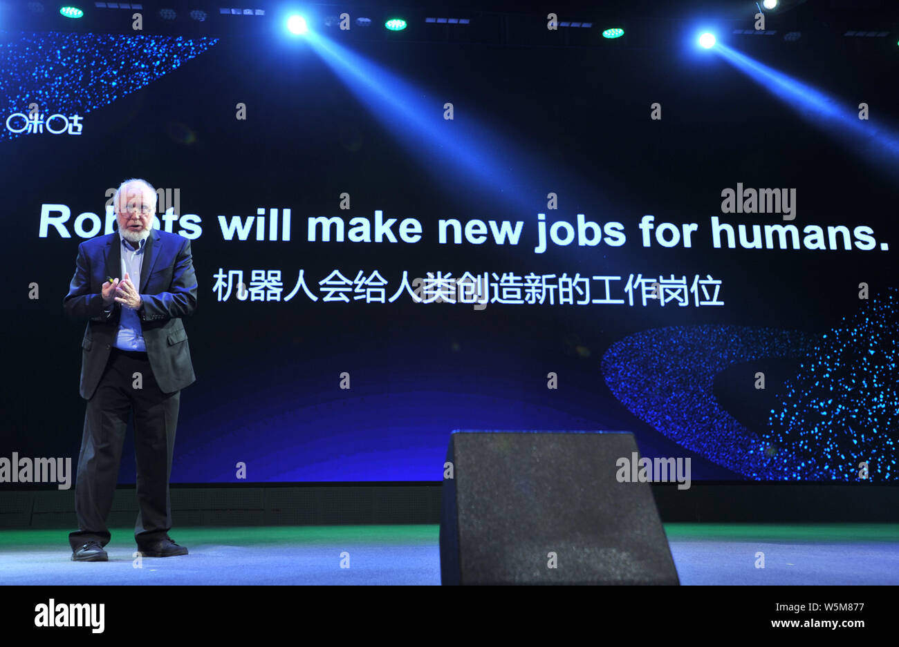 Kevin kelly editor hi-res stock photography and images - Alamy