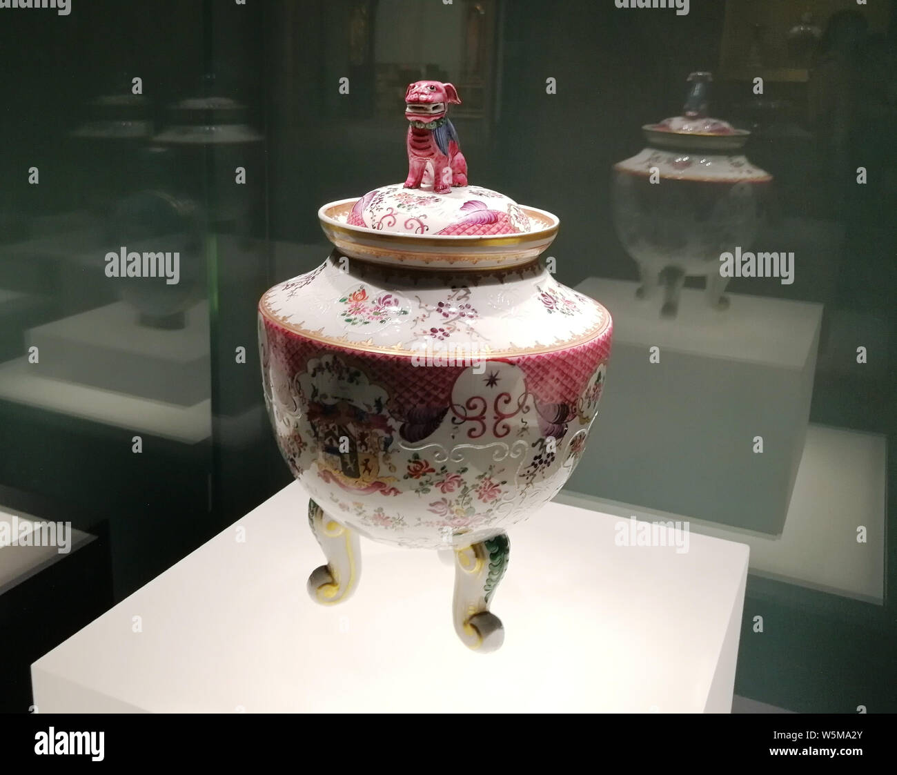 View of cultural relics on display at the Exhibition of treasures from ...