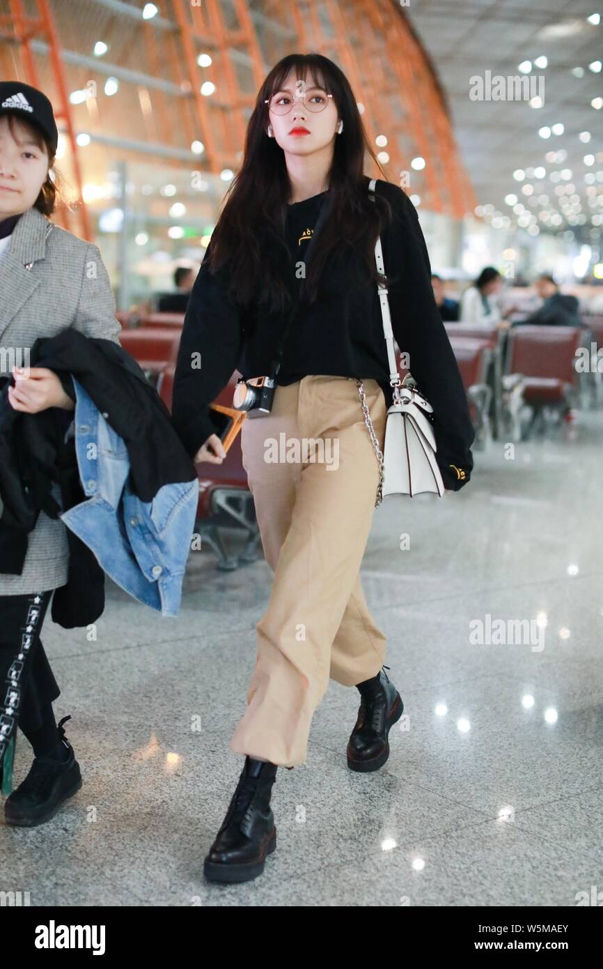 Chinese singer Cheng Xiao of South Korean-Chinese girl group Cosmic ...