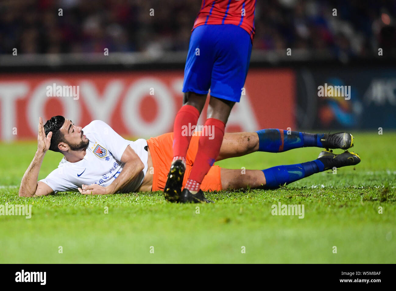 Italian football player Graziano Pelle of China's Shandong Luneng ...
