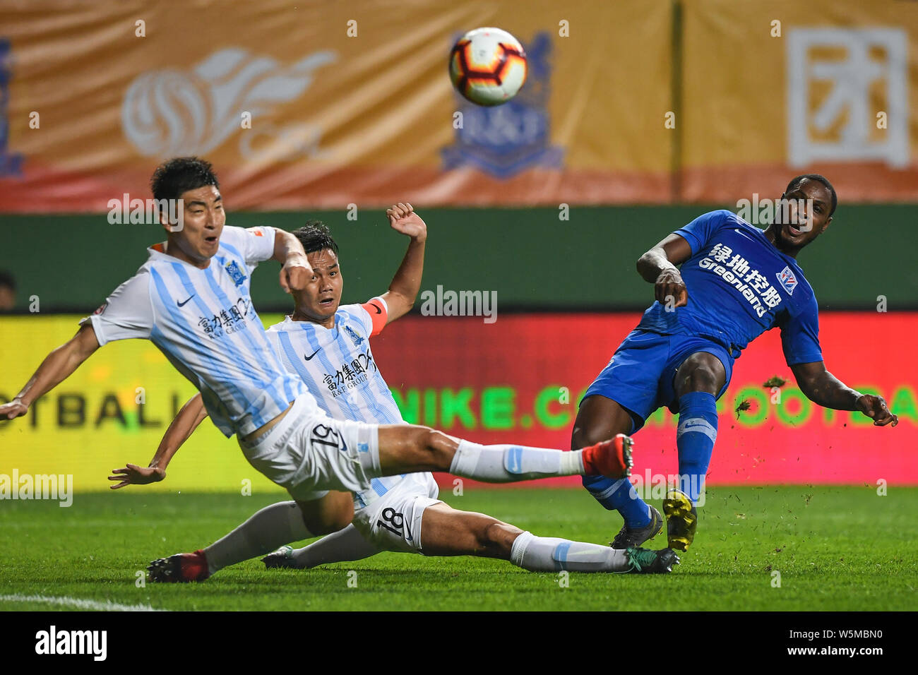 Nigerian soccer players hi-res stock photography and images - Alamy
