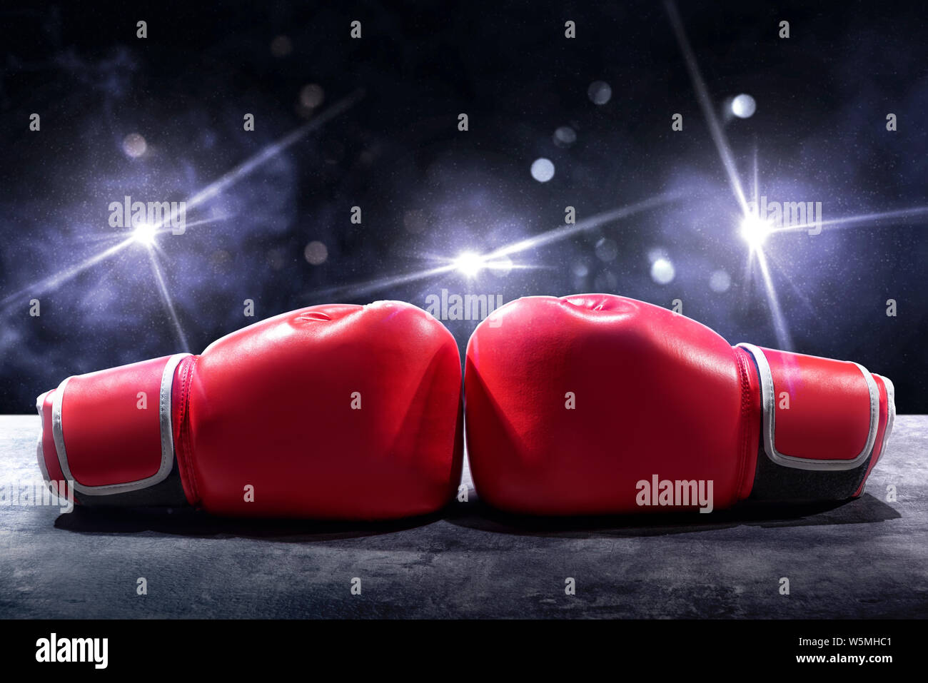 Boxing table hi-res stock photography and images - Alamy