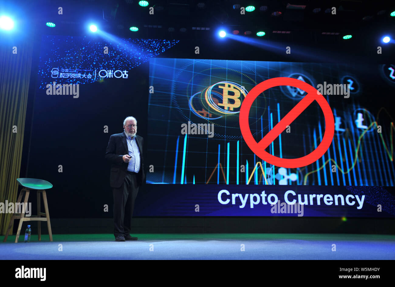 Editor wired magazine hi-res stock photography and images - Alamy