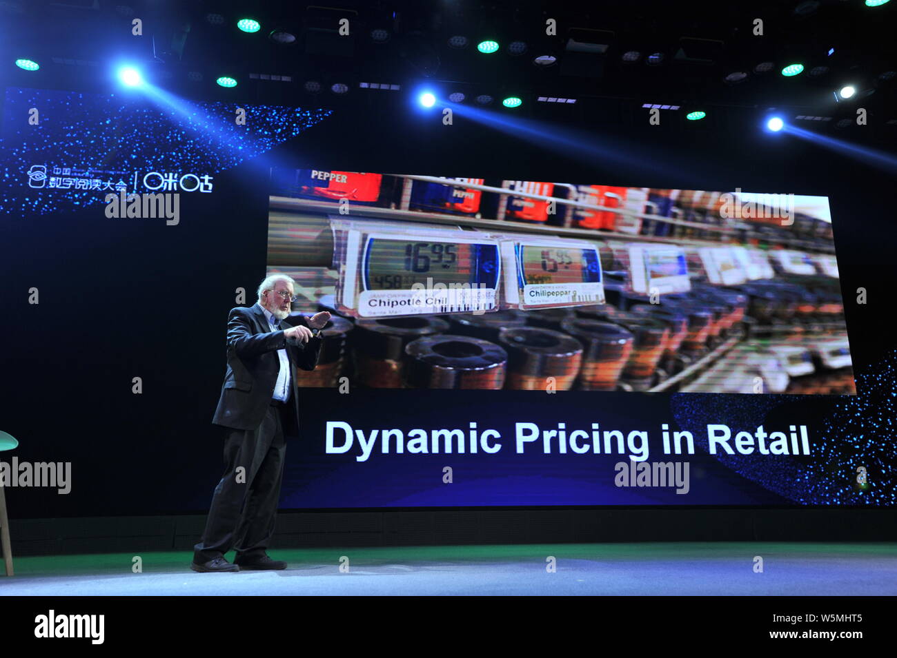 Kevin kelly editor hi-res stock photography and images - Alamy