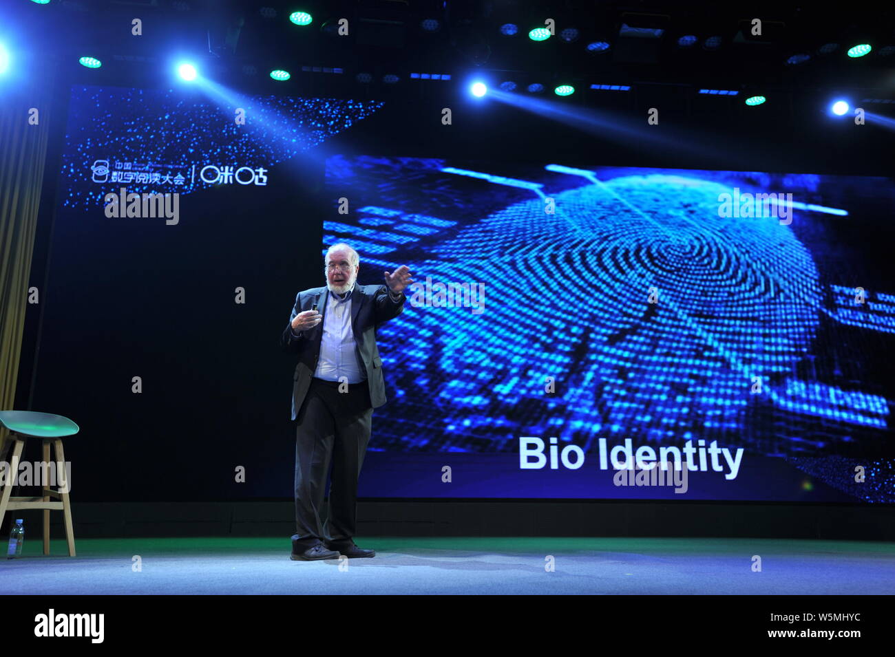 Editor wired magazine hi-res stock photography and images - Alamy