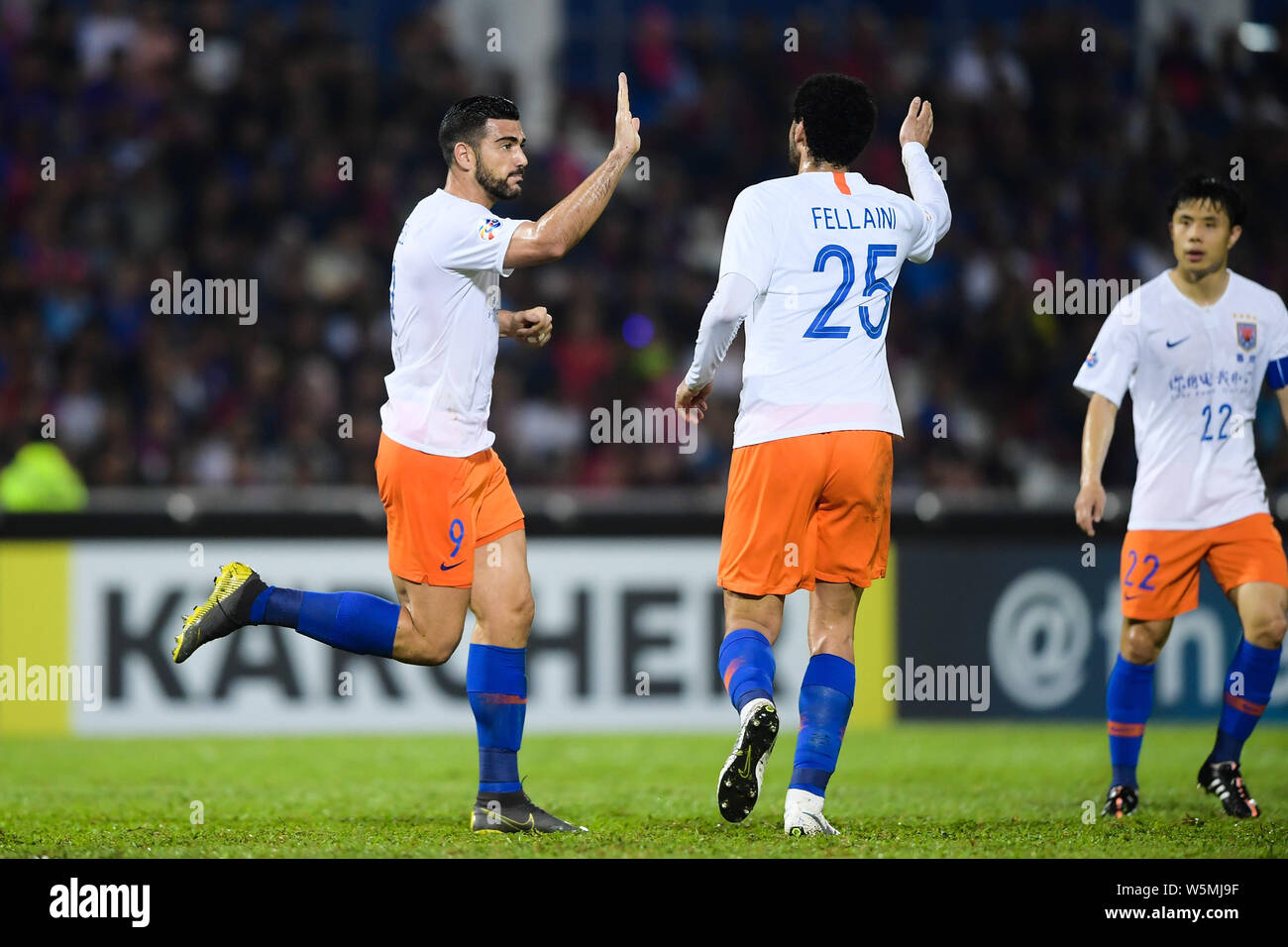 Italian football player Graziano Pelle of China's Shandong Luneng ...