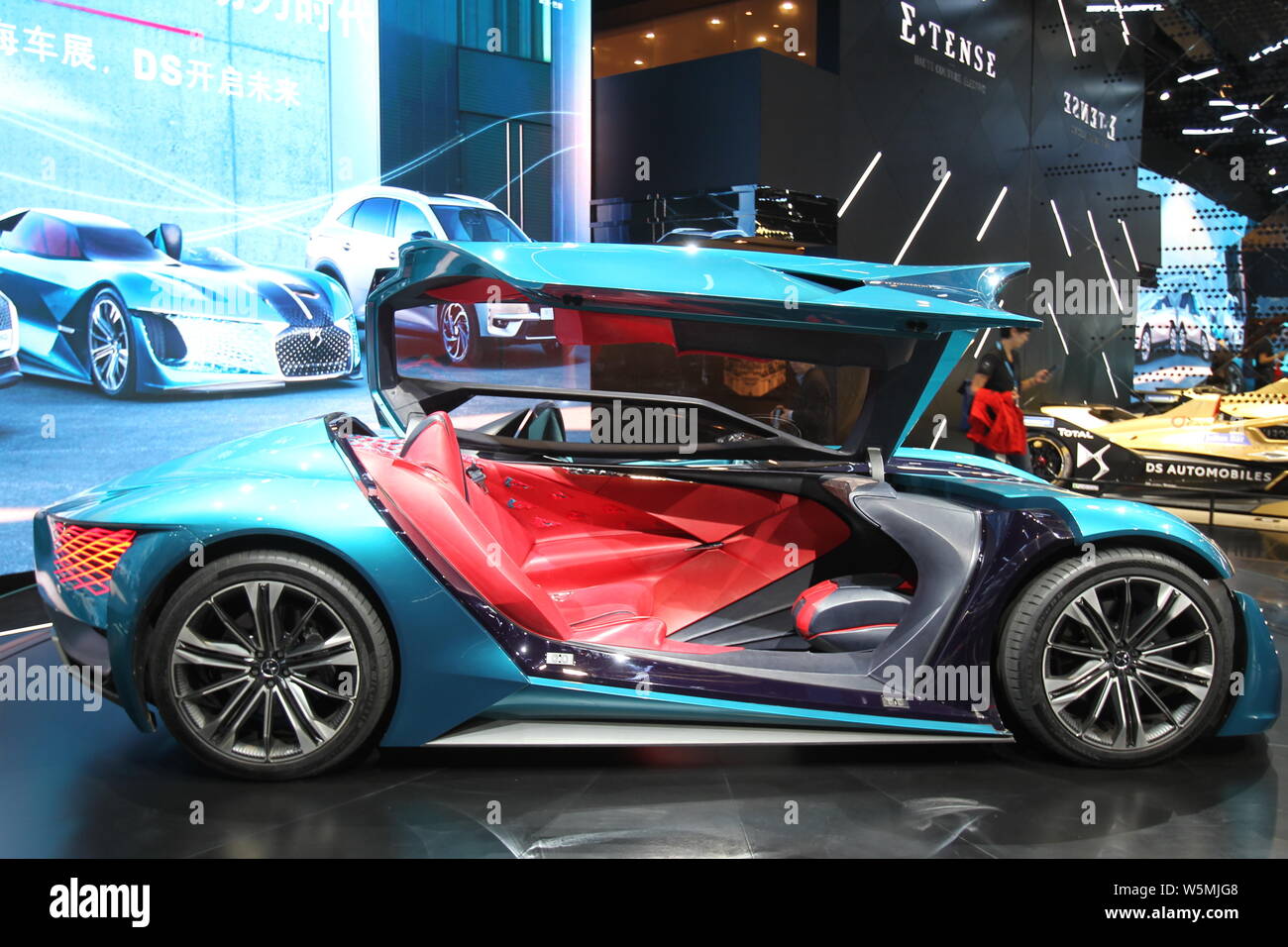 Ds x e tense hi-res stock photography and images - Alamy