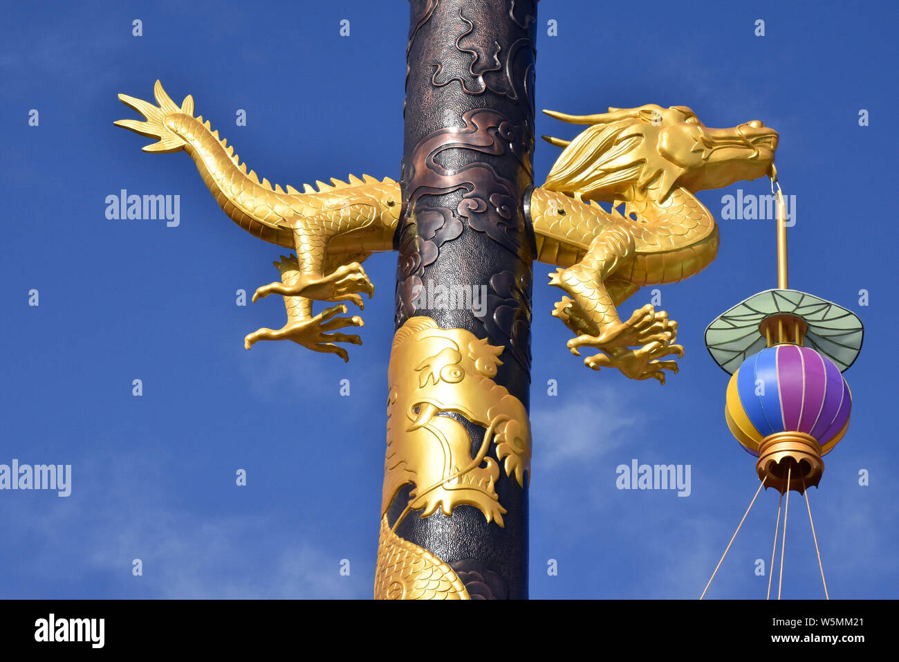 --FILE--The Heavenly Lanterns (tian deng) are displayed at the Palace ...