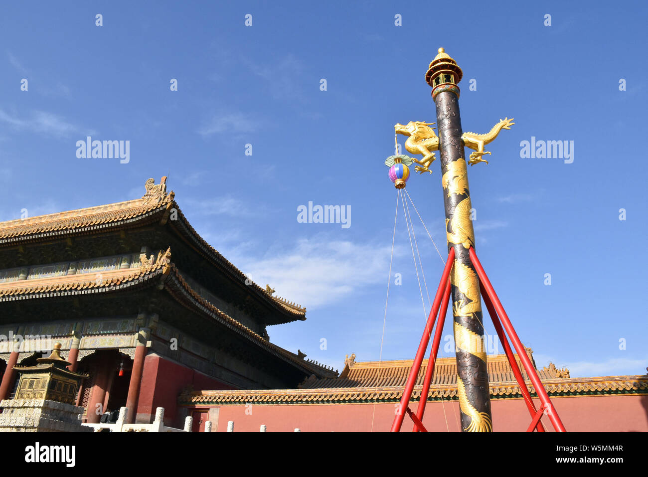 --FILE--The Heavenly Lanterns (tian deng) are displayed at the Palace ...