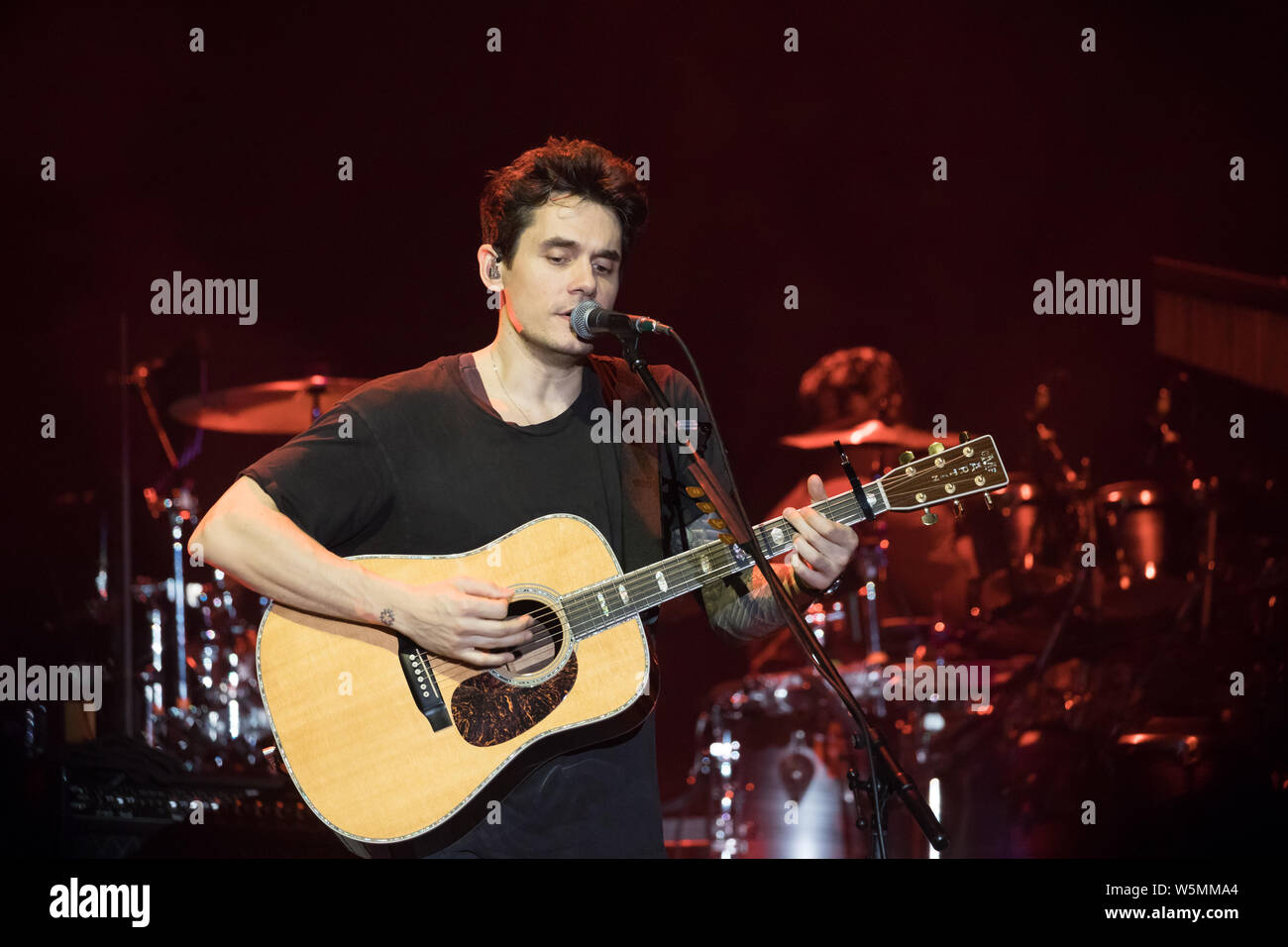 American singer-songwriter John Mayer performs during the "An Evening ...