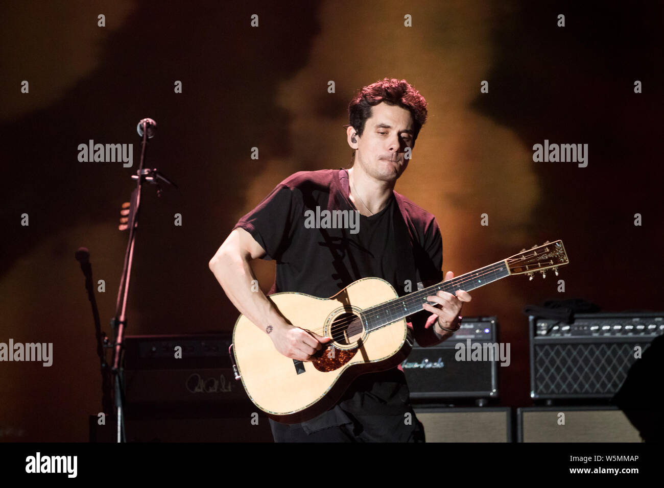 An evening with john mayer hi-res stock photography and images - Alamy