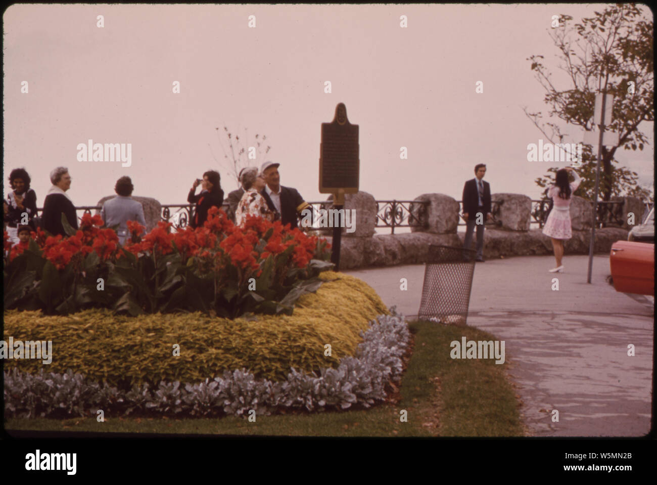 FLOWER GARDEN IN QUEEN VICTORIA PARK NEAR THE EDGE OF THE CANADIAN ...