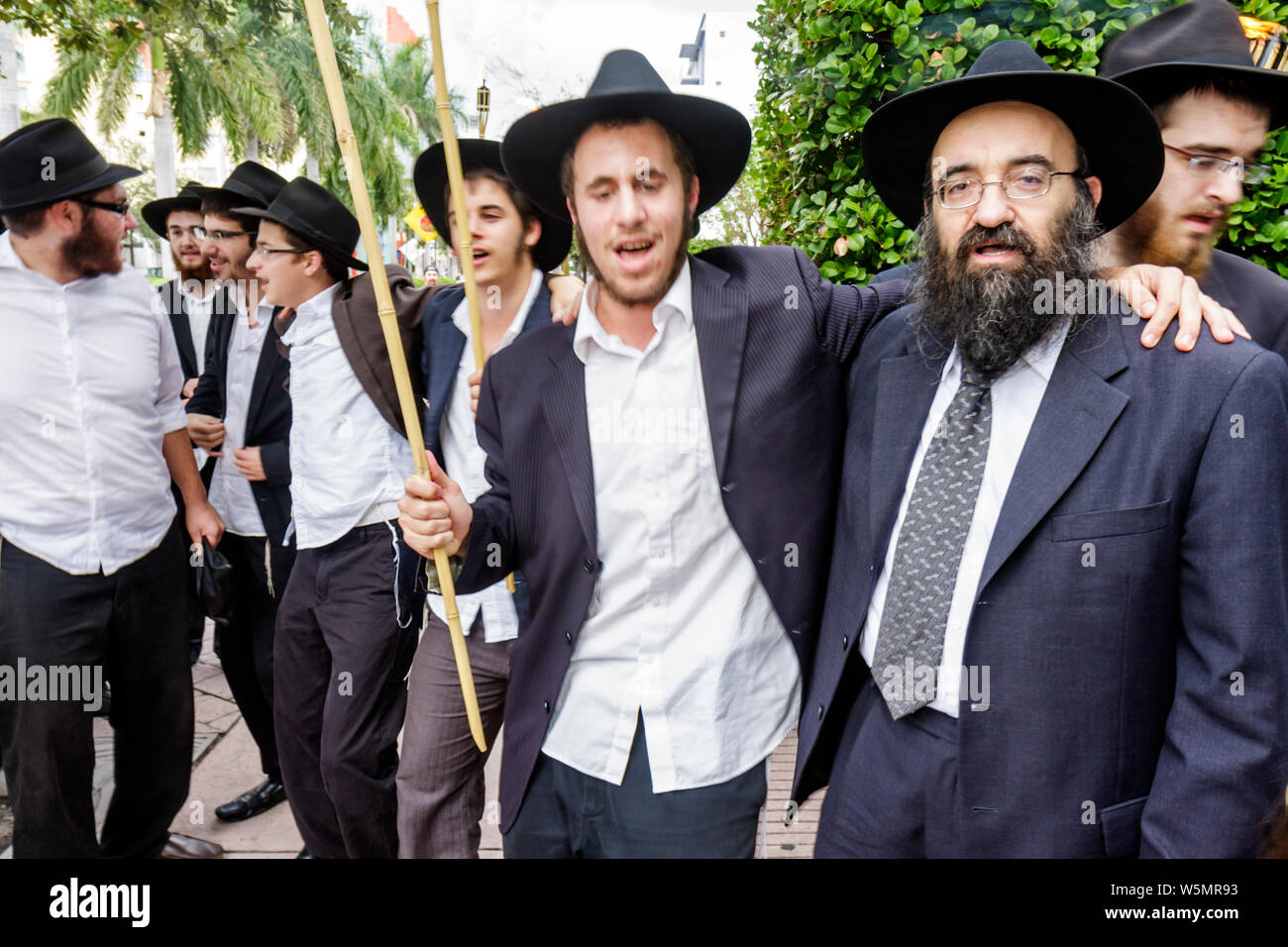 Jewish Rabbi Clothing