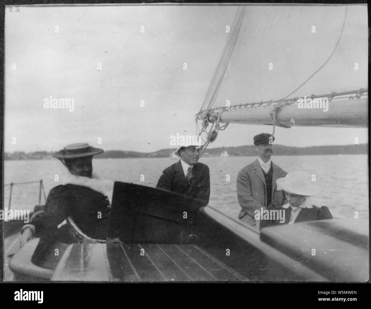Franklin D. Roosevelt and Eleanor Roosevelt with Cousin Susie and ...