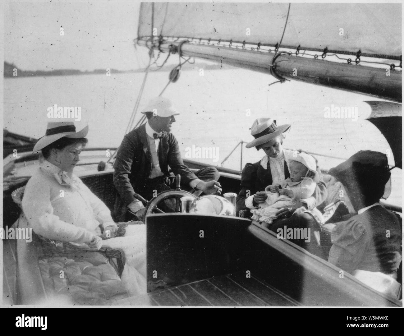 Franklin D. Roosevelt and Eleanor Roosevelt with Anna in Campobello ...