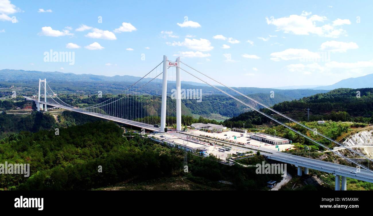 Aerial view of the Longjiang Bridge, connecting the cities of Baoshan ...