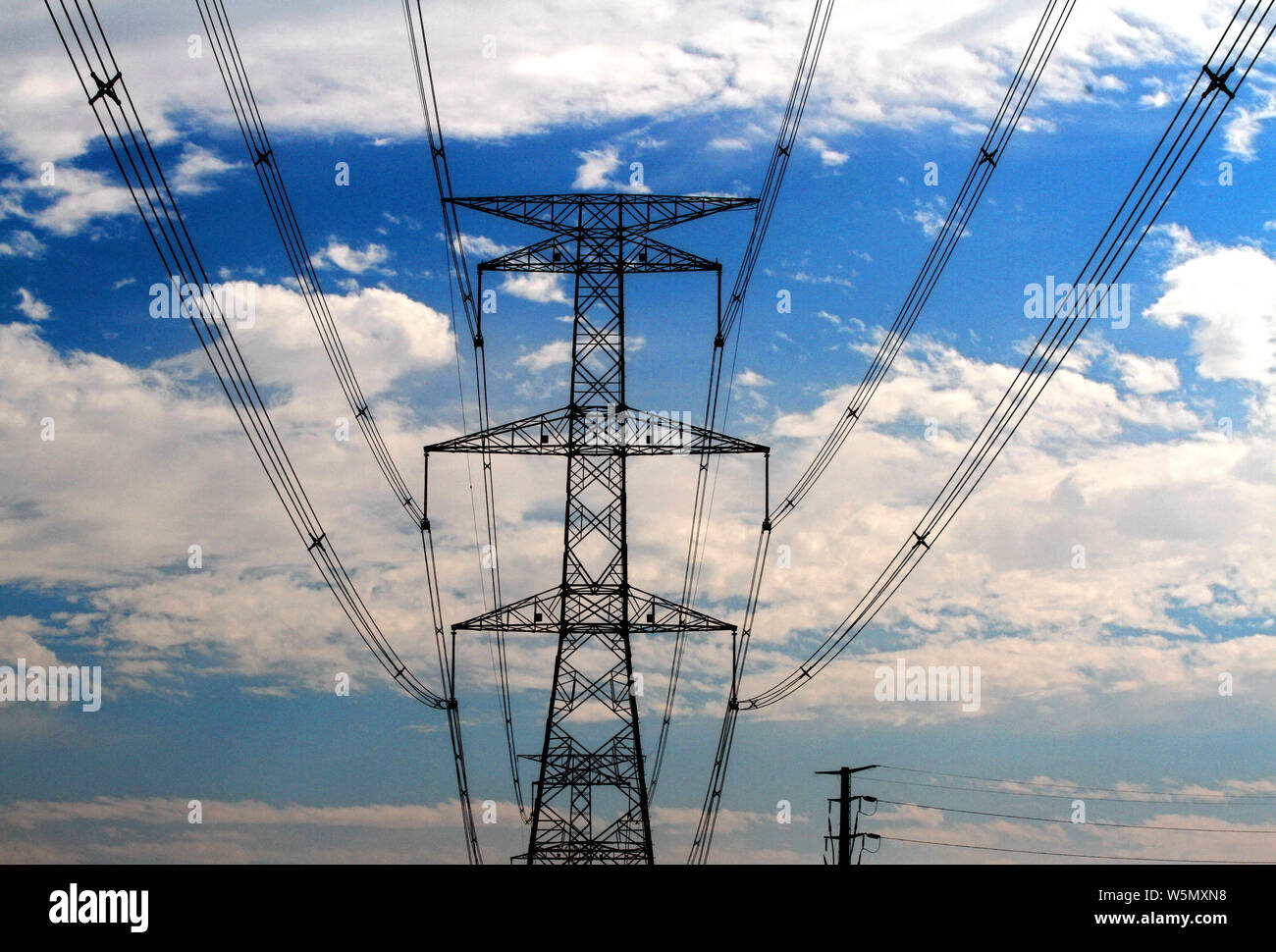 3 power lines hi-res stock photography and images - Alamy