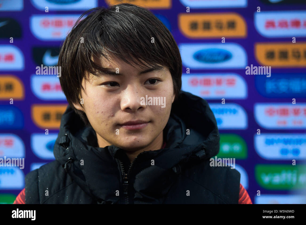 Shuang wang hi-res stock photography and images - Alamy