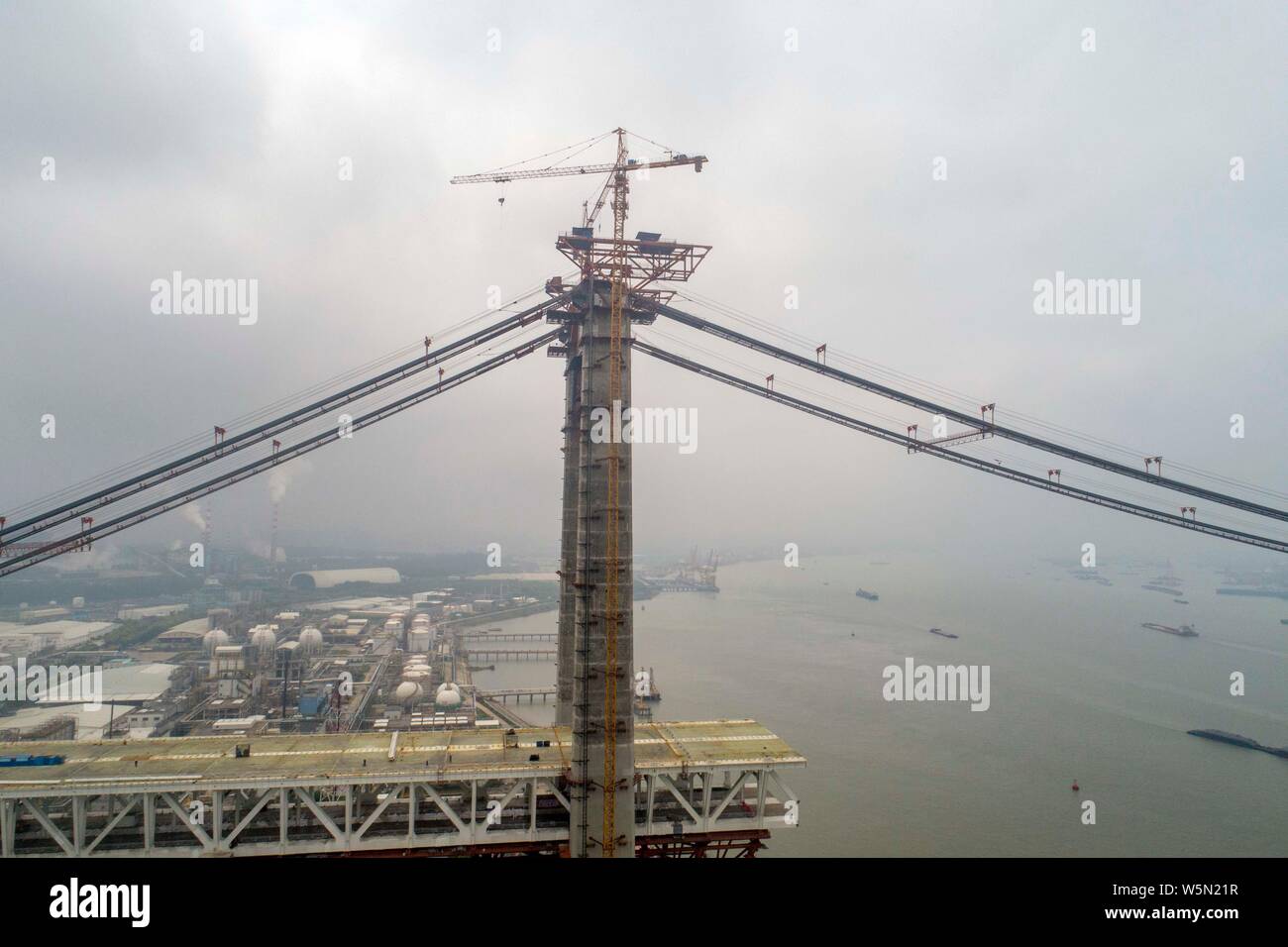 The main cable of Wufengshan Yangtze River Bridge, China's first rail ...