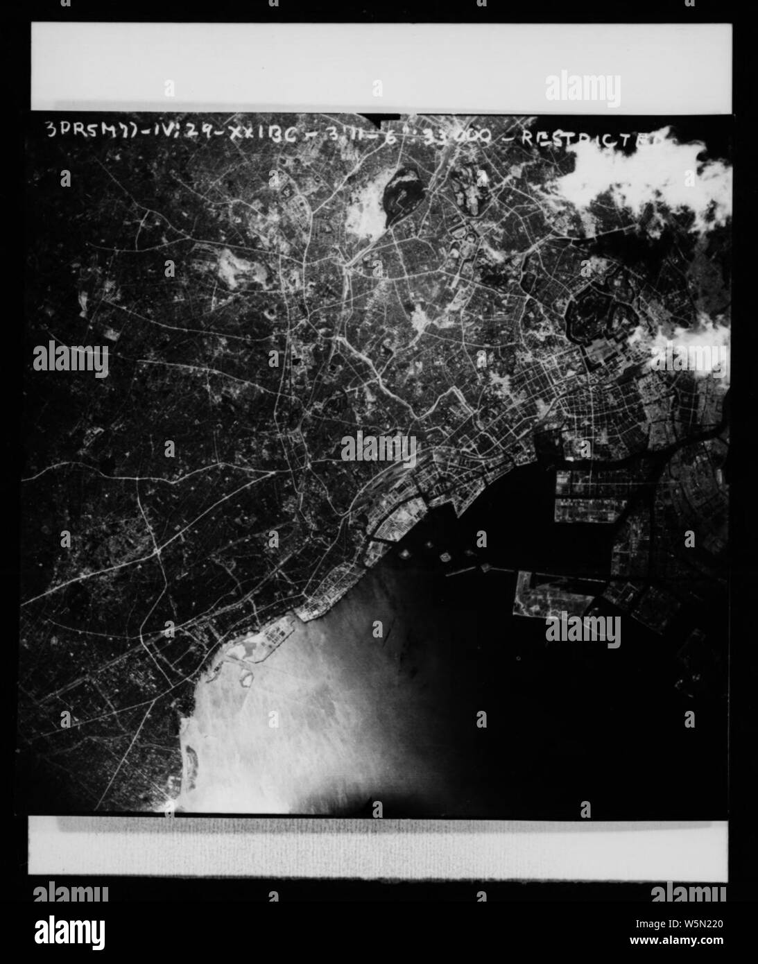 Damage assessment aerial photo for Bombing of Tokyo in 1945 ndl 3984249 ...