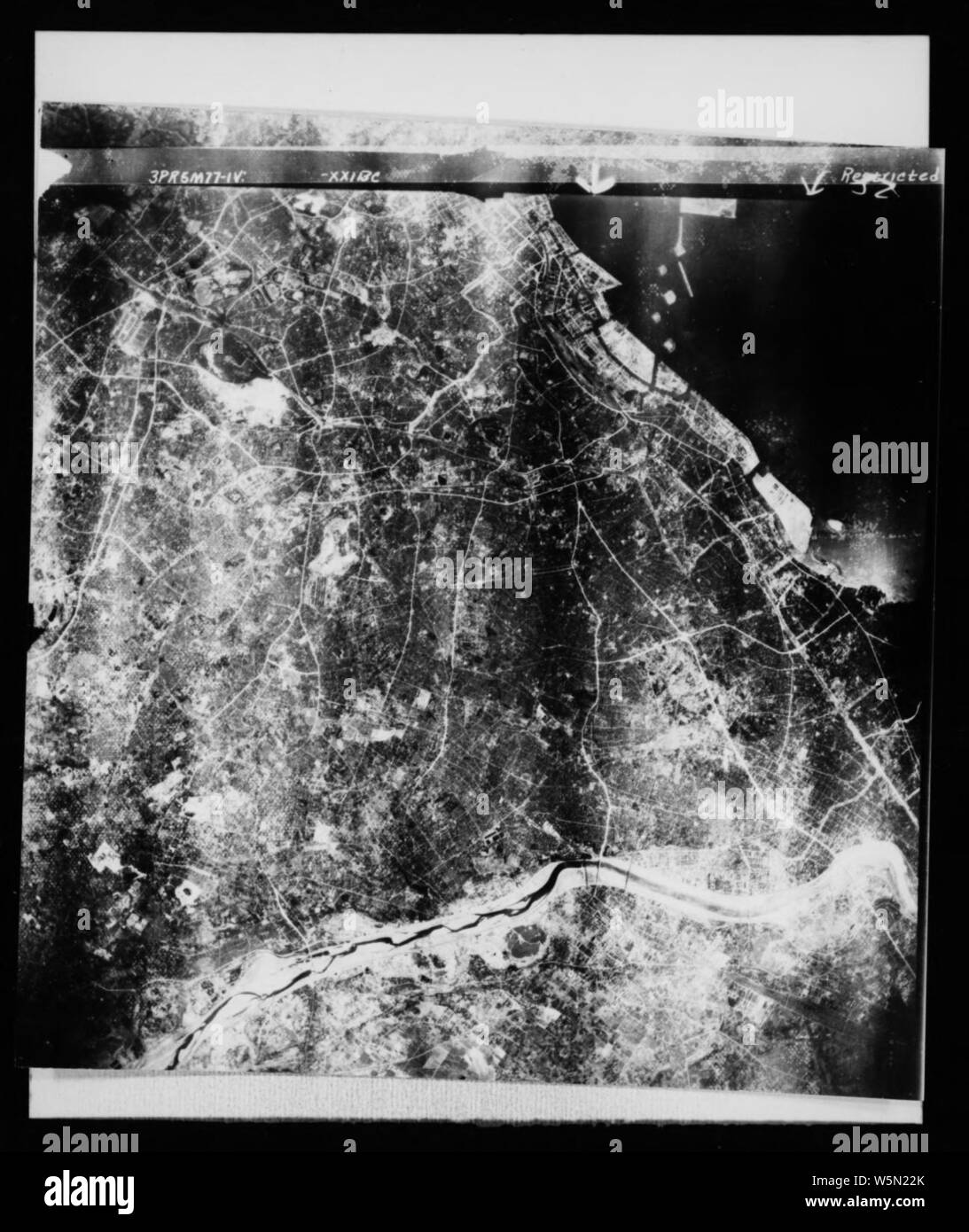 Damage assessment aerial photo for Bombing of Tokyo in 1945 ndl 3984249 ...