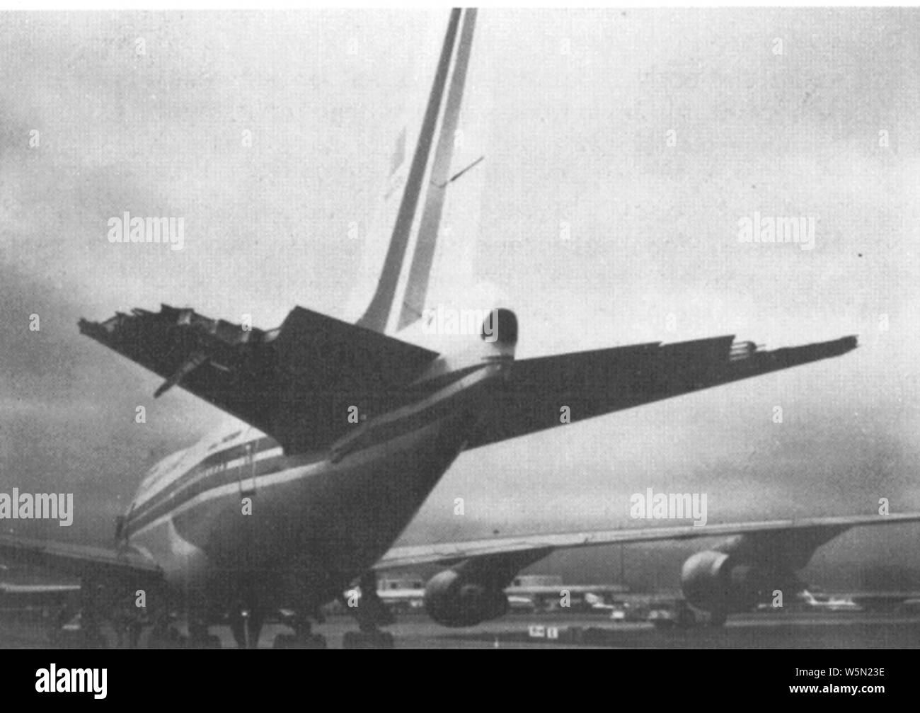 Empennage hi-res stock photography and images - Alamy