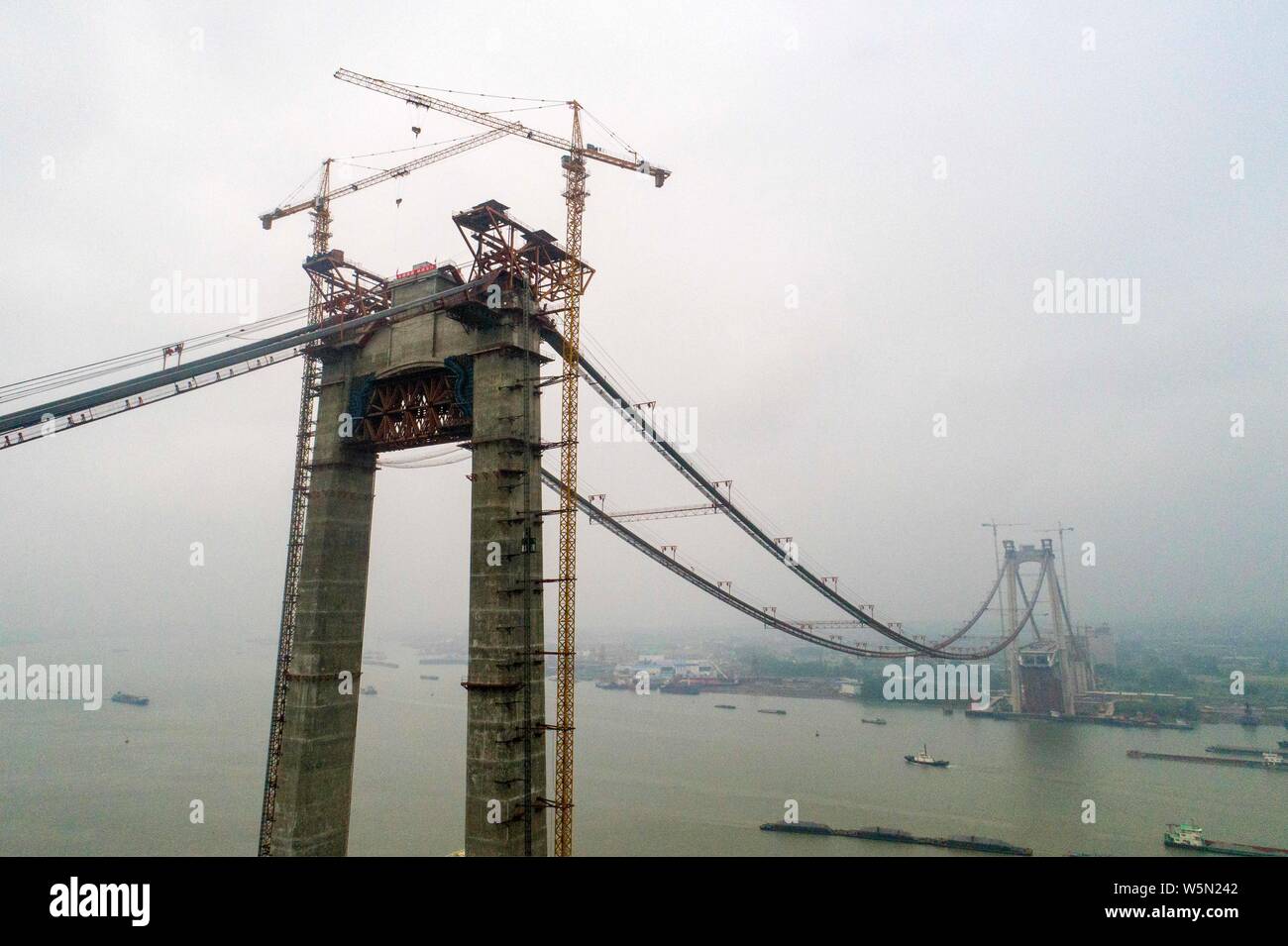 The main cable of Wufengshan Yangtze River Bridge, China's first rail ...