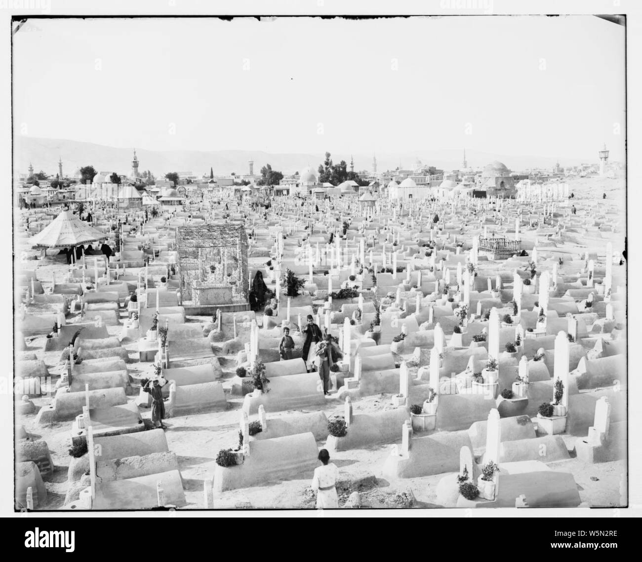 Damascus cemetery hi-res stock photography and images - Alamy