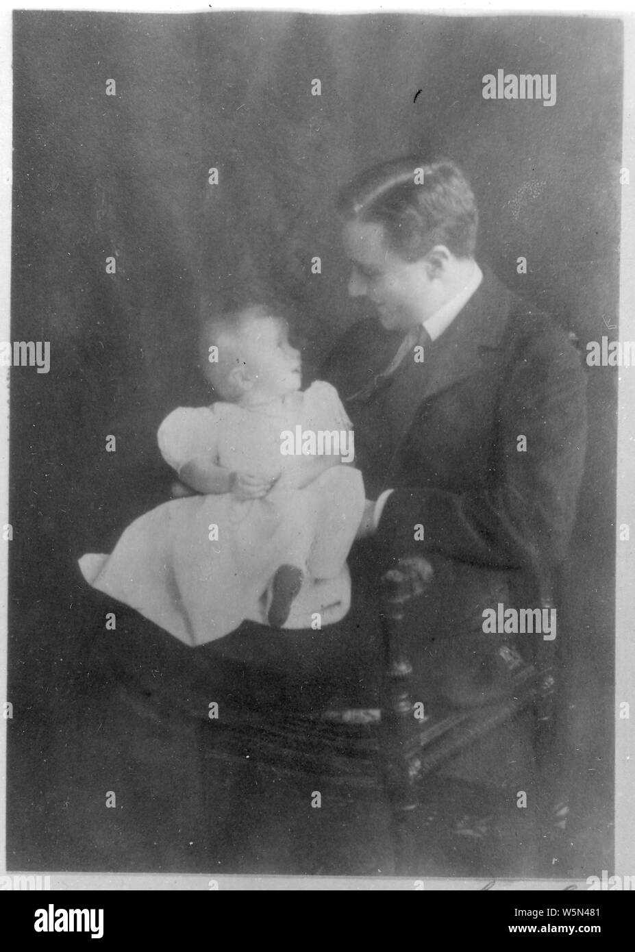 Franklin D. Roosevelt with baby Anna in New York, City Stock Photo - Alamy