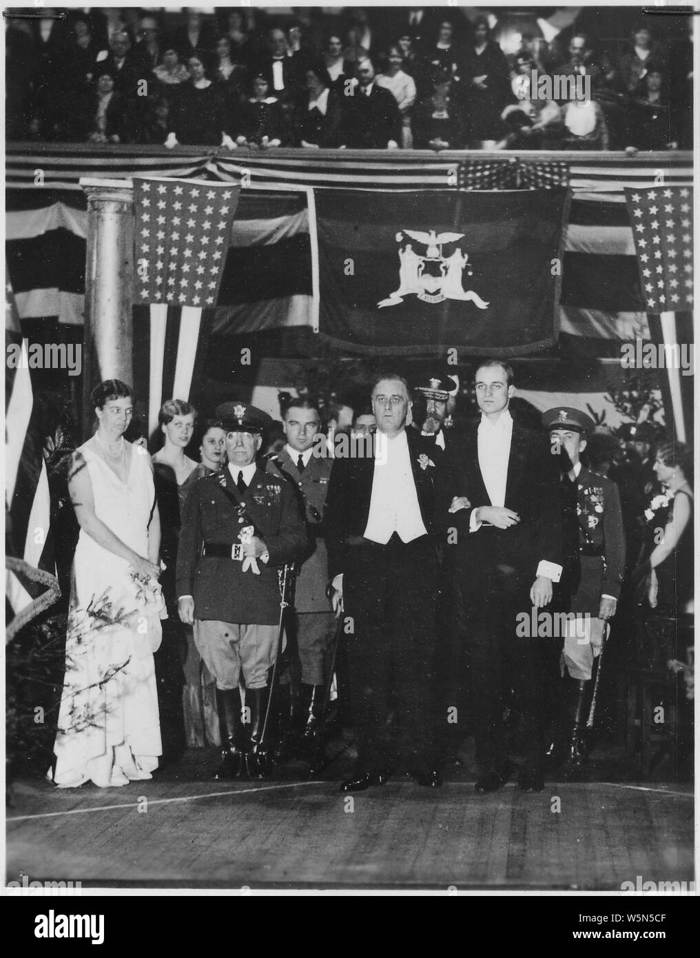 Franklin D. Roosevelt, Eleanor Roosevelt, James, Anna, and Earl Miller ...