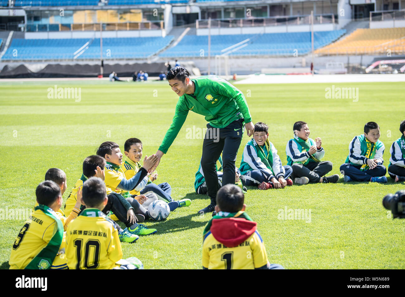 Zhang yuning hi-res stock photography and images - Alamy