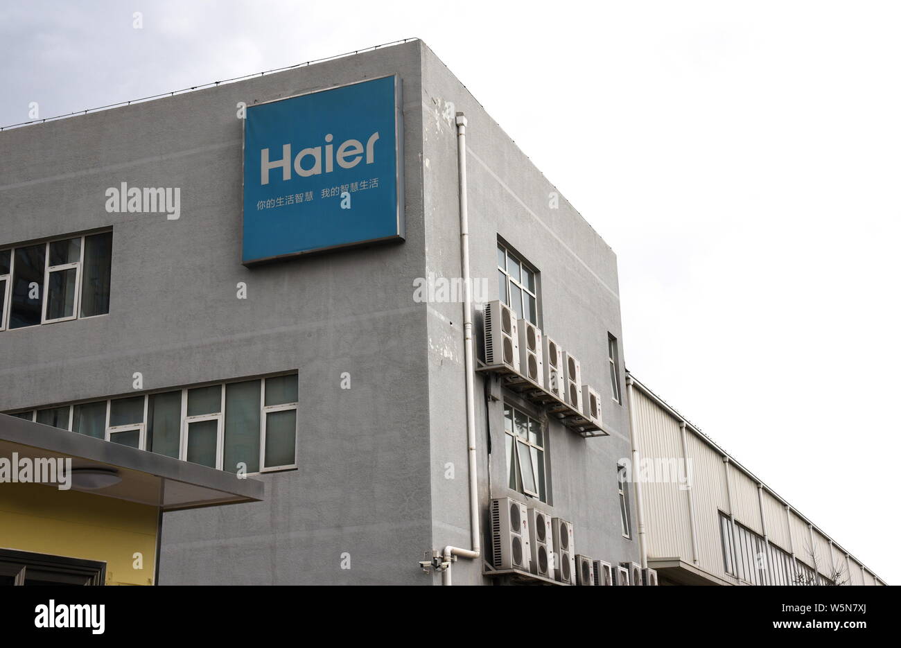 Consumer appliance durables hi-res stock photography and images - Alamy