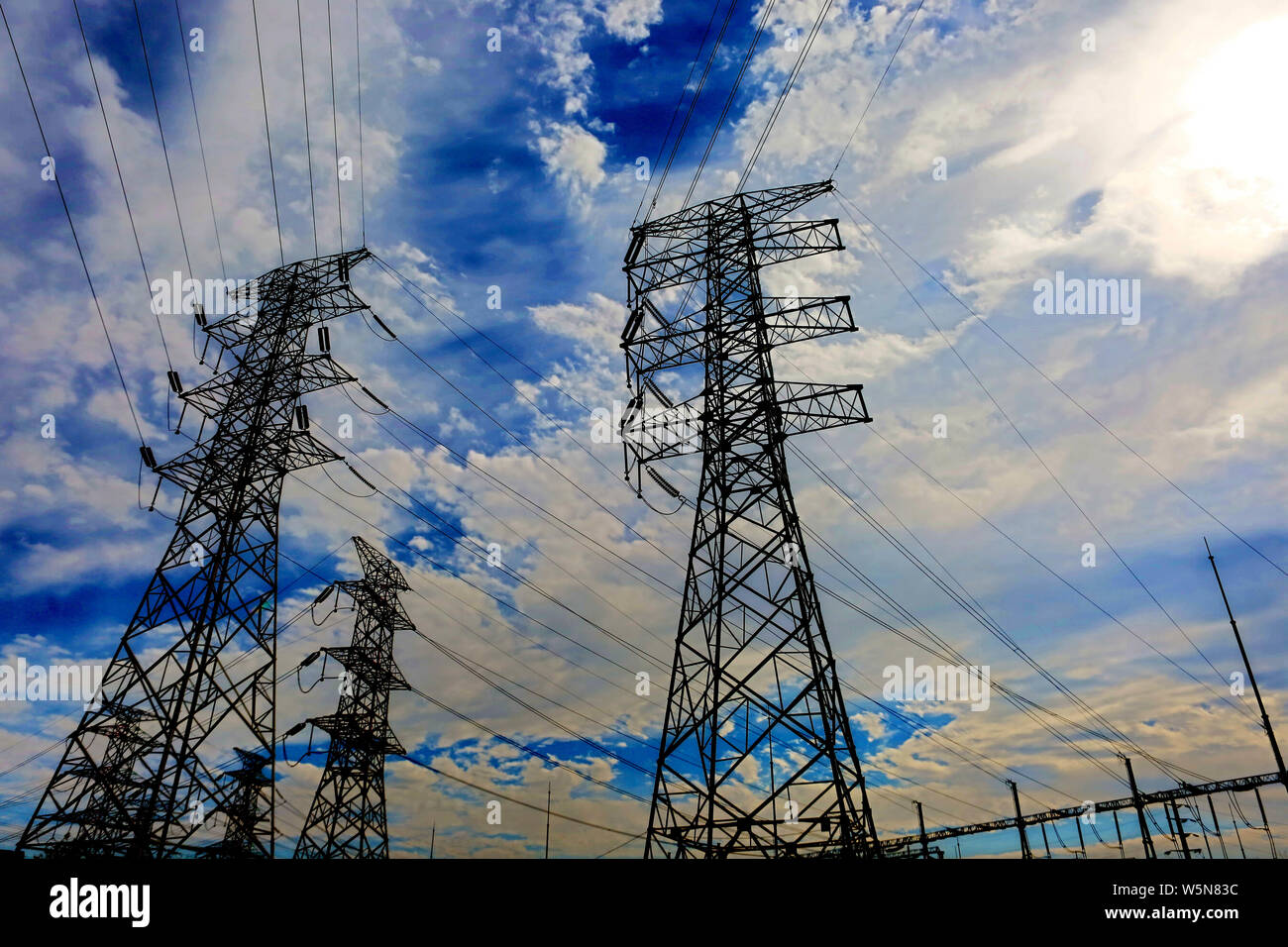 3 power lines hi-res stock photography and images - Alamy