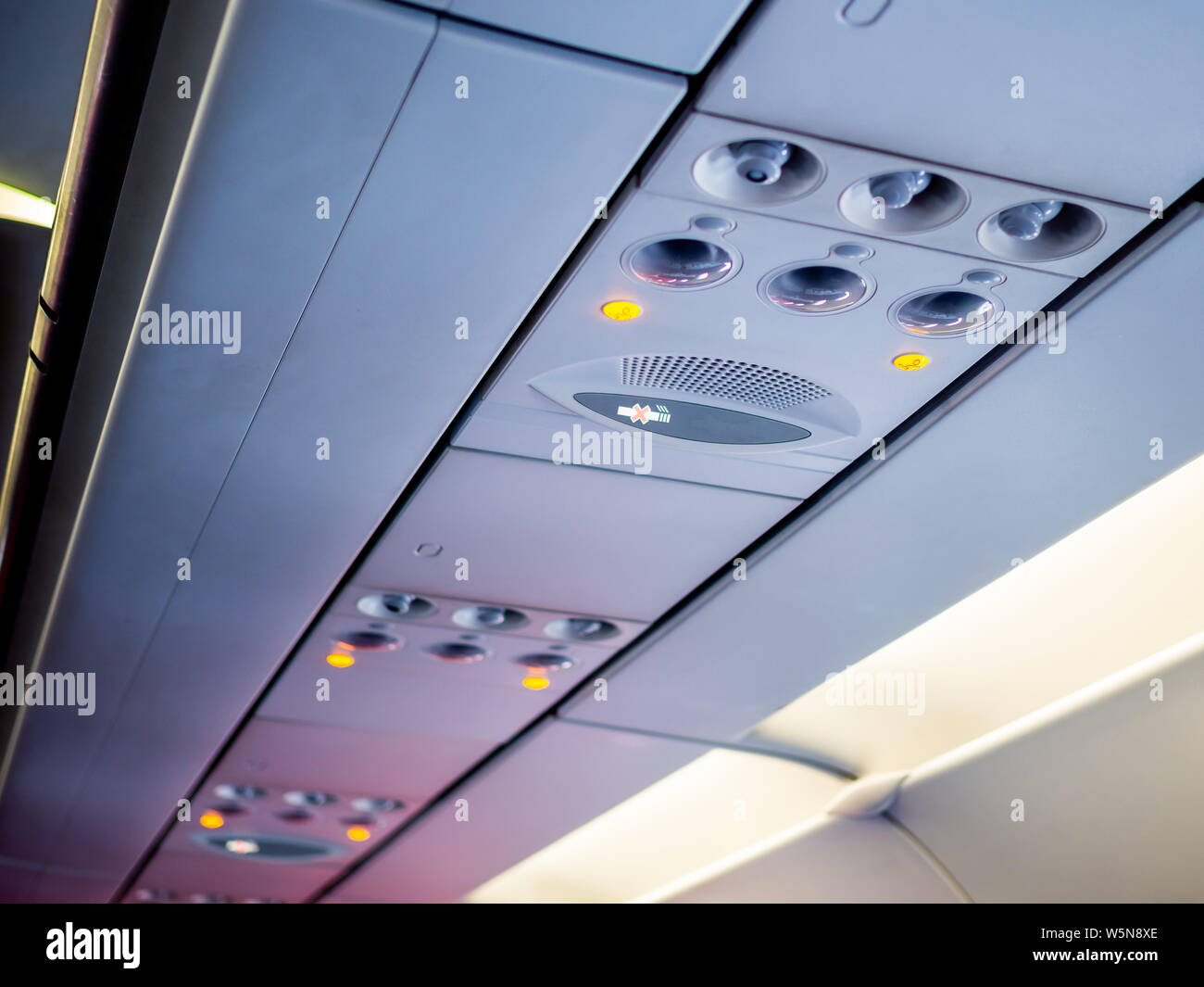 Aviation warning lights hi-res stock photography and images - Alamy