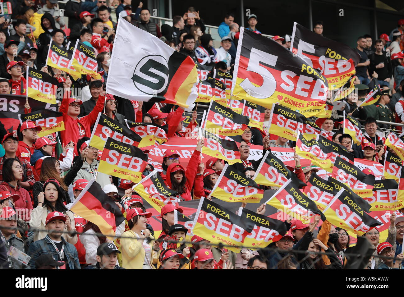 F1 grand prix starting grid hi-res stock photography and images - Alamy